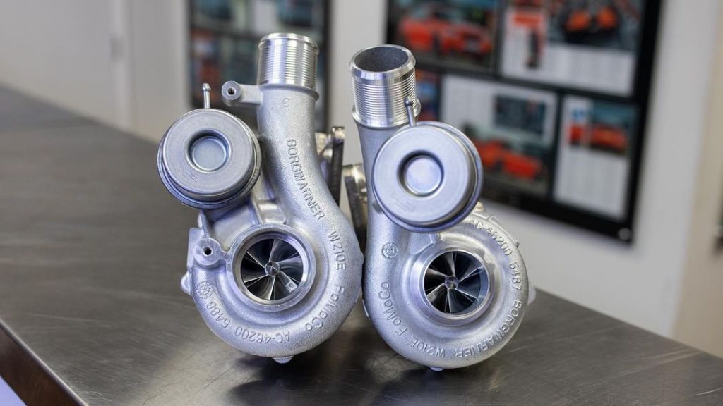 FORD EXPLORER ST wanted to beat up on the Trackhawks in his area and ...